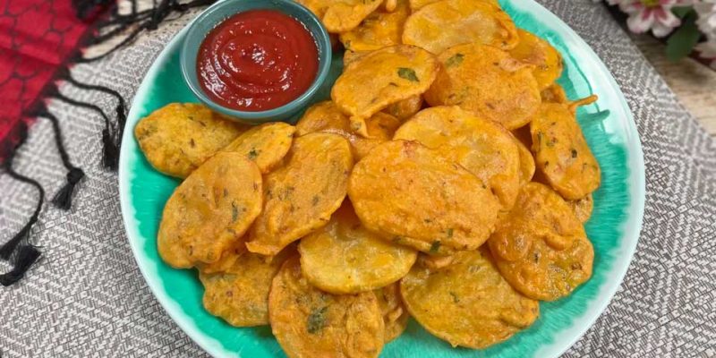 Aloo Pakora Recipe | Cook with Nabeela